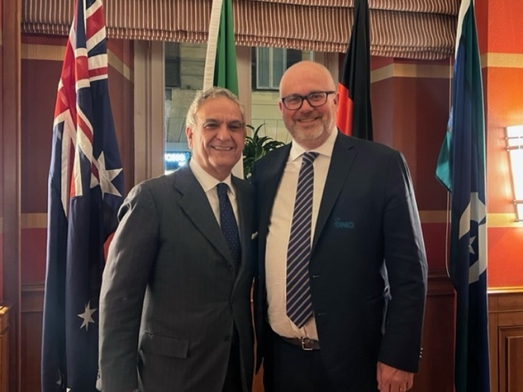Incontro a Roma tra i parlamentari italo-australiani e il senatore Tim ...
