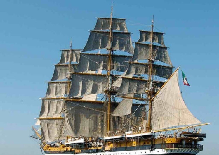 Una mostra sulla nave-scuola Amerigo Vespucci — Il Globo