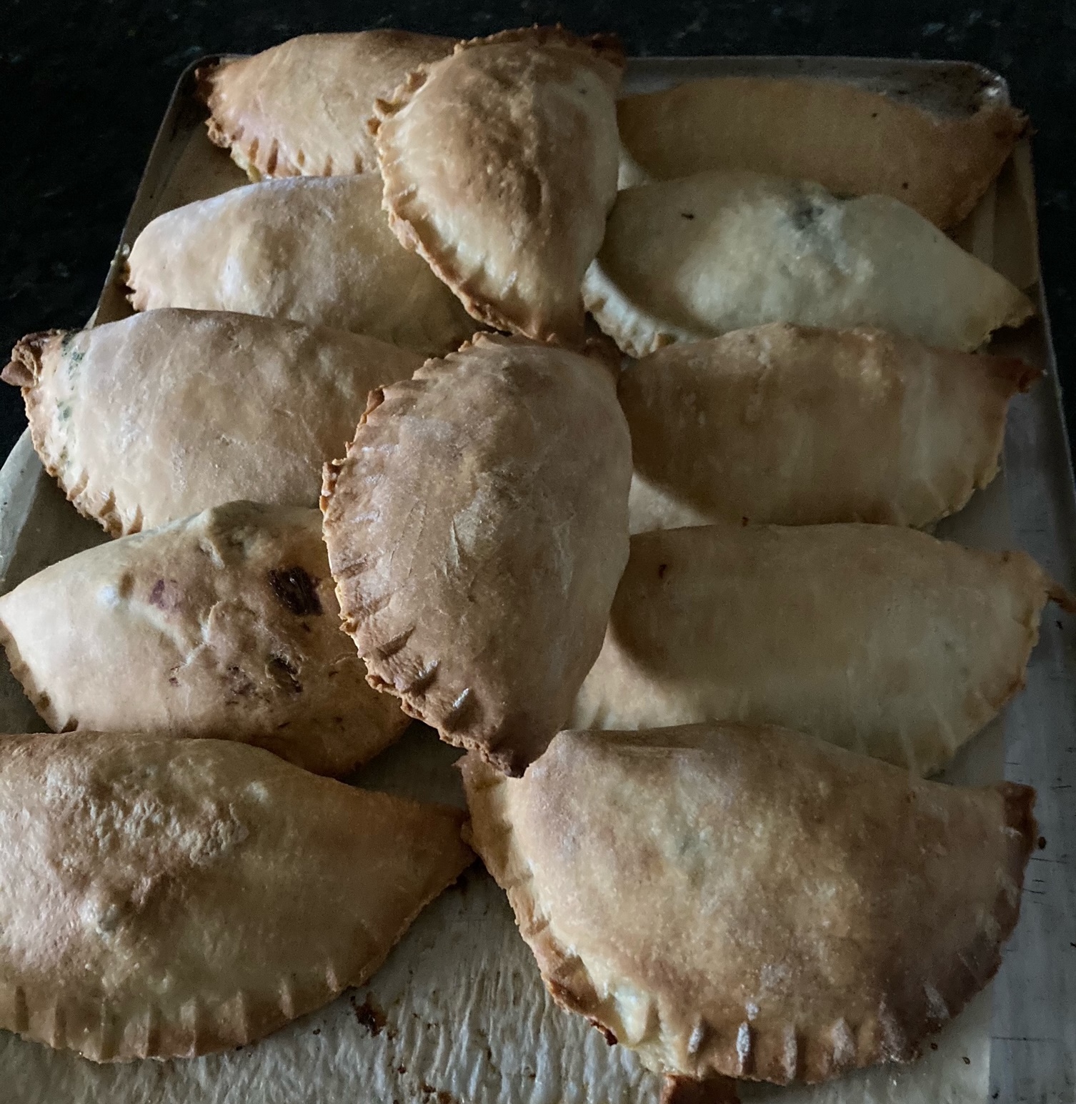 Fried calzoni with endive — Il Globo