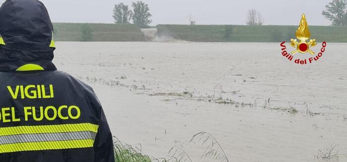 Italy flood alert as rivers break banks in north and south — Il Globo