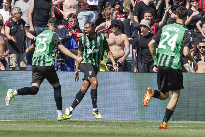 Il Milan in rimonta pareggia col Sassuolo 3-3 — Il Globo