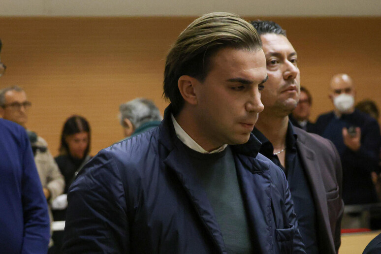 Moglie e figlio di Bozzoli rientrano in Italia — Il Globo