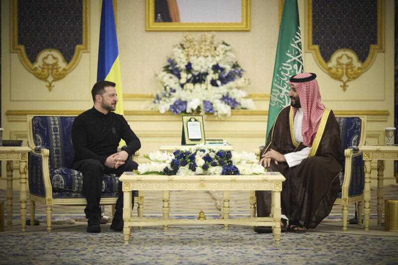 Zelensky arriva in Arabia Saudita a latere del vertice Usa-Ucraina — Il ...
