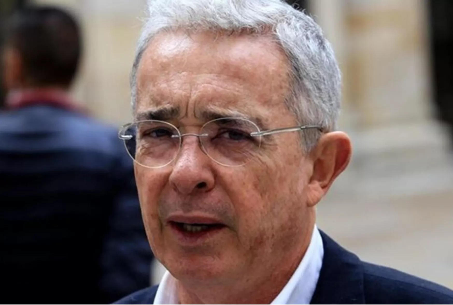 Álvaro Uribe libre hasta que se resuelva la apelación — Il Globo
