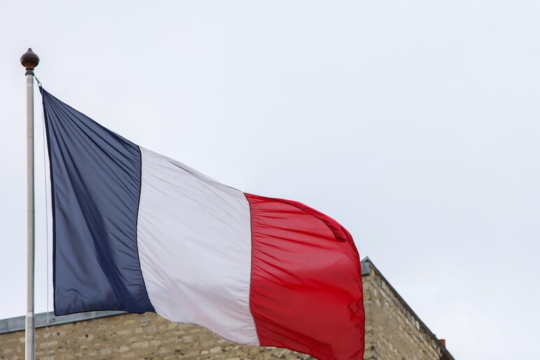 La Capo di Stato francese Mandon: “Accettare di perdere i propri figli ...